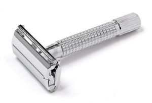 Straight Razor vs Safety Razor - Which Should You Choose?
